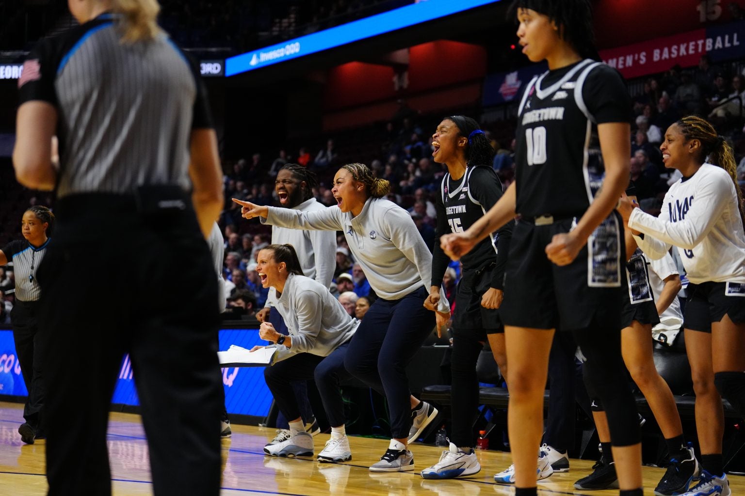 After a Season Starting With Loss, Women’s Basketball Coach Darnell ...